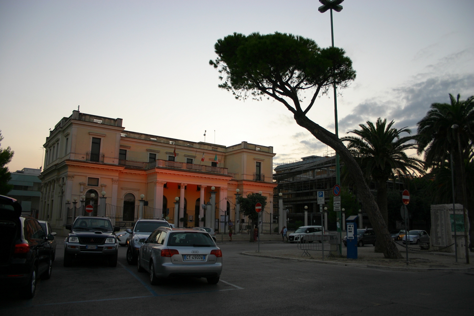 False sunset… l’illusione di un tramonto – p+A design